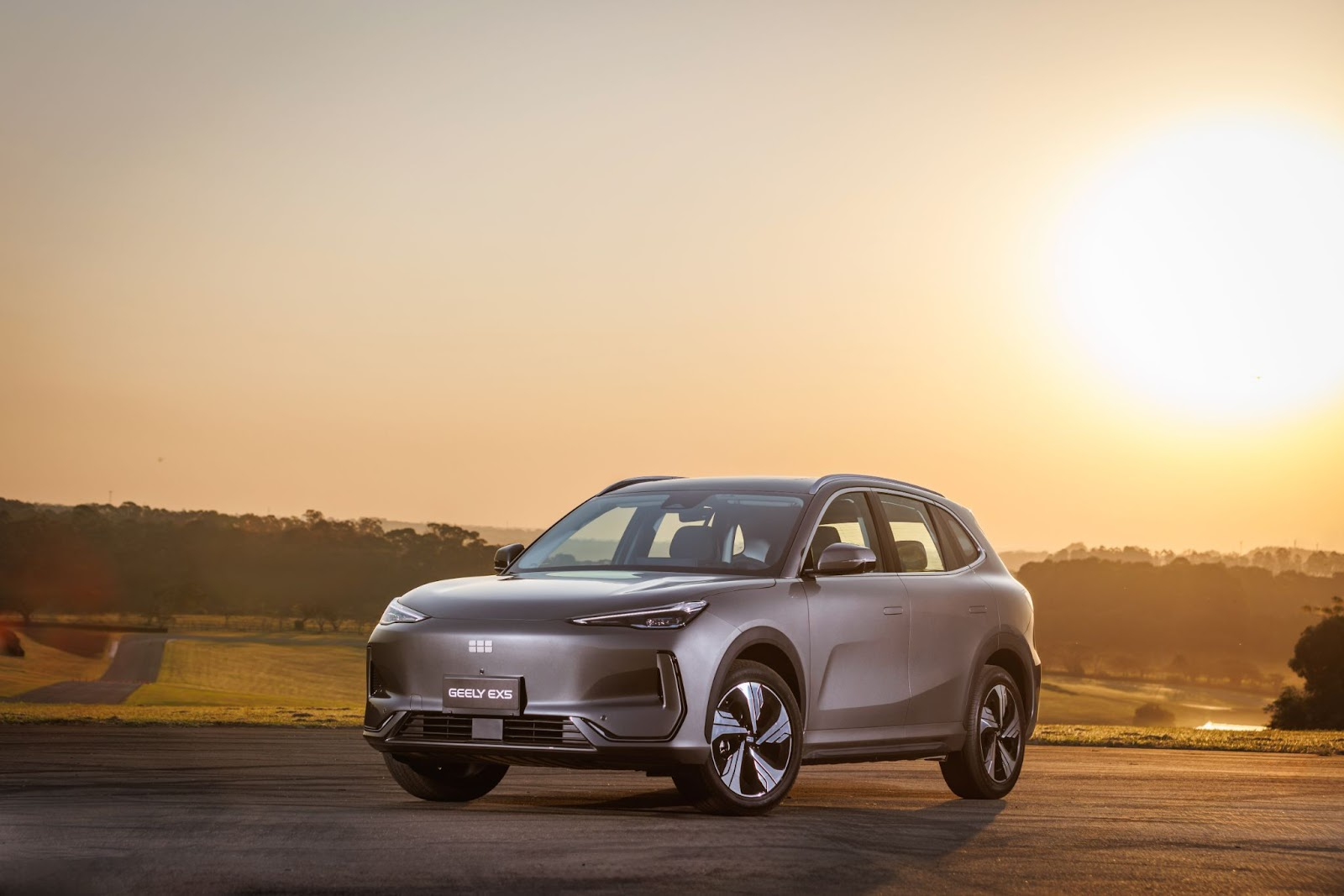 Geely alcança 159 carros emplacados em seu primeiro mês de operação no ...